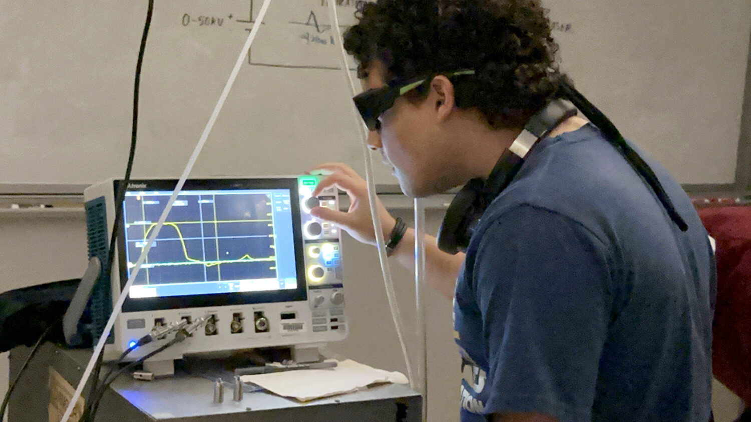 Arthur Chuen Hon Cheng: A Gift for the Future | School of Applied and Engineering Physics